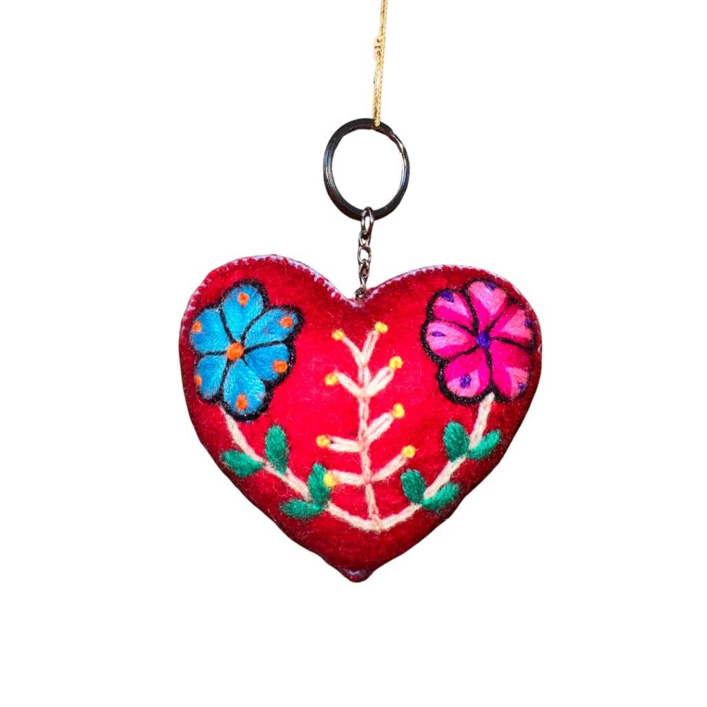 Corazón grande de fieltro bordado | Ecoalpaca - Productos elaborados ...